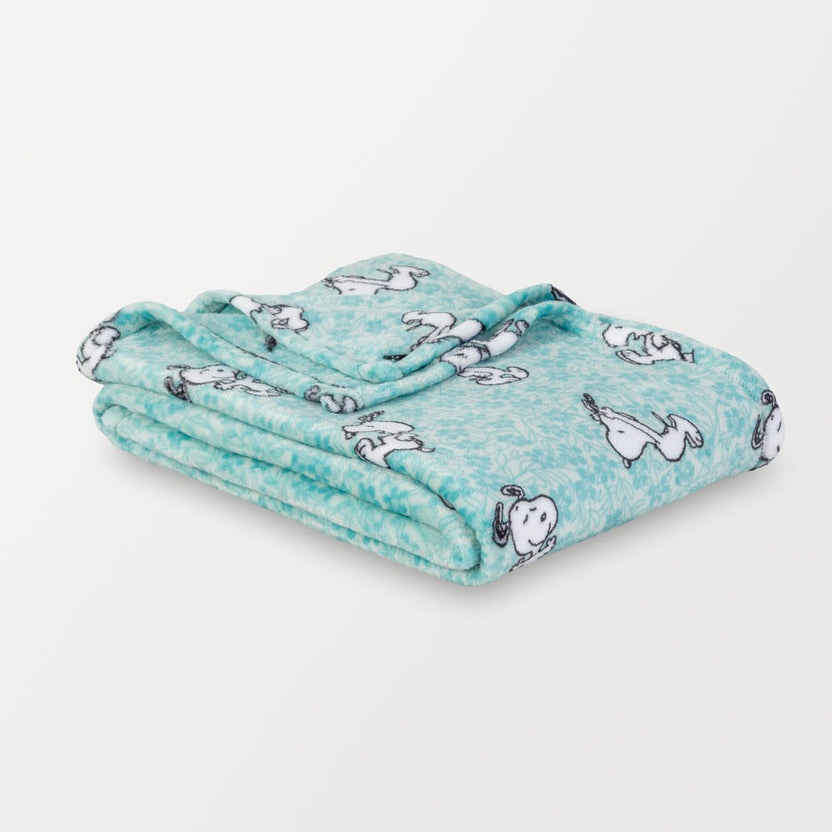 Peanuts VelvetLoft Throw | Throws | Berkshire Blanket and Home Co ...