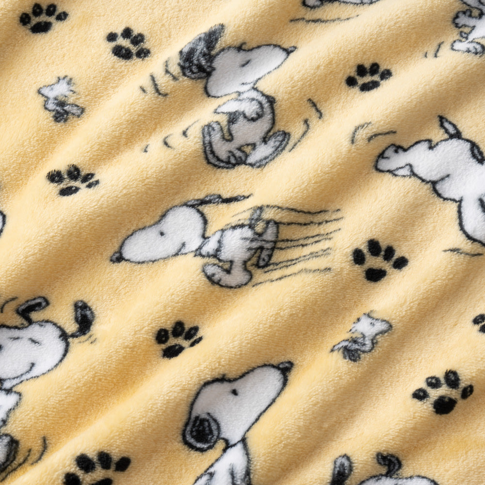 Peanuts VelvetLoft Throw | Throws | Berkshire Blanket and Home Co ...